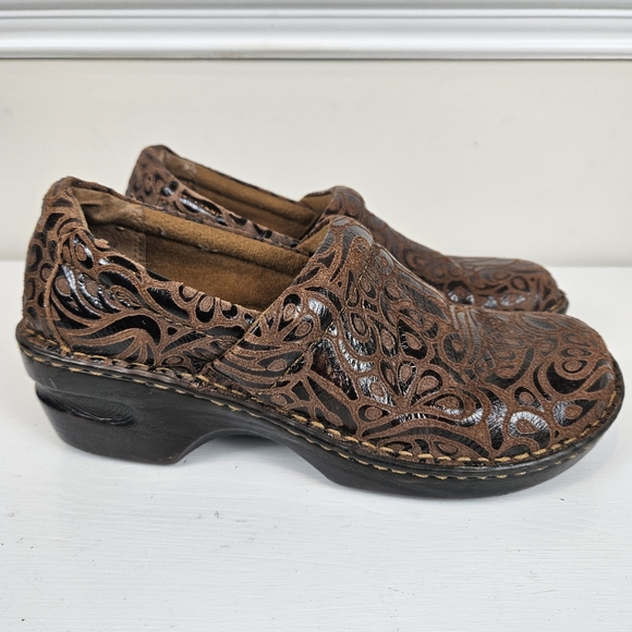 boc | Shoes | Boc Born Clogs Sz 8 Brown Paisley Mule Peggy Scroll ...